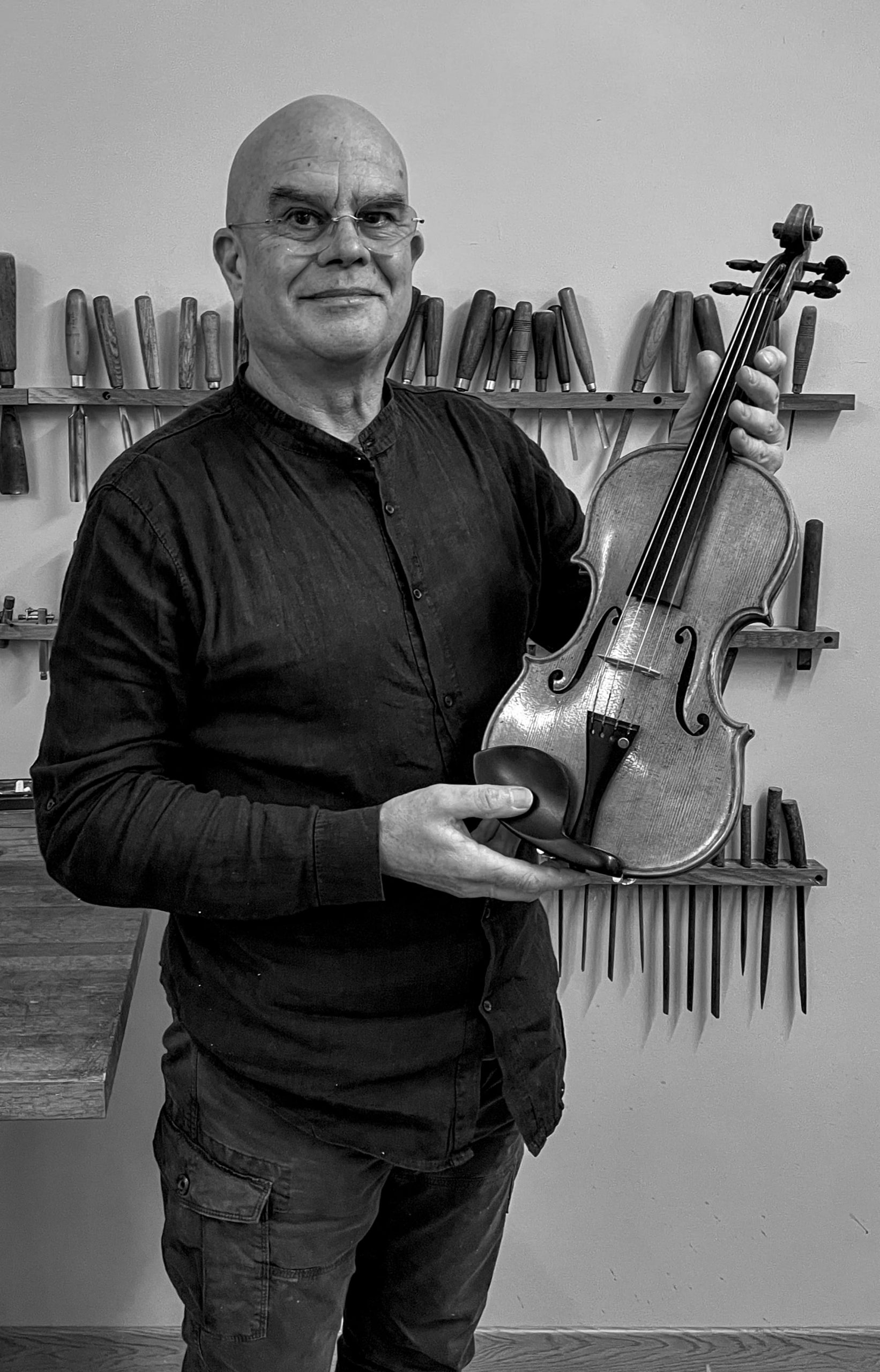 Contact - PAUL COLLINS CREATOR OF FINE VIOLINS, VIOLAS and CELLOS